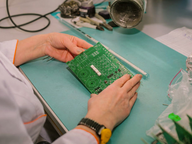 4 points à savoir sur les cartes électroniques – e-mengine